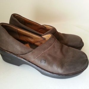 Born | Shoes | Born Slip On Brown Clogs 2 Heel Womens 8m | Poshmark